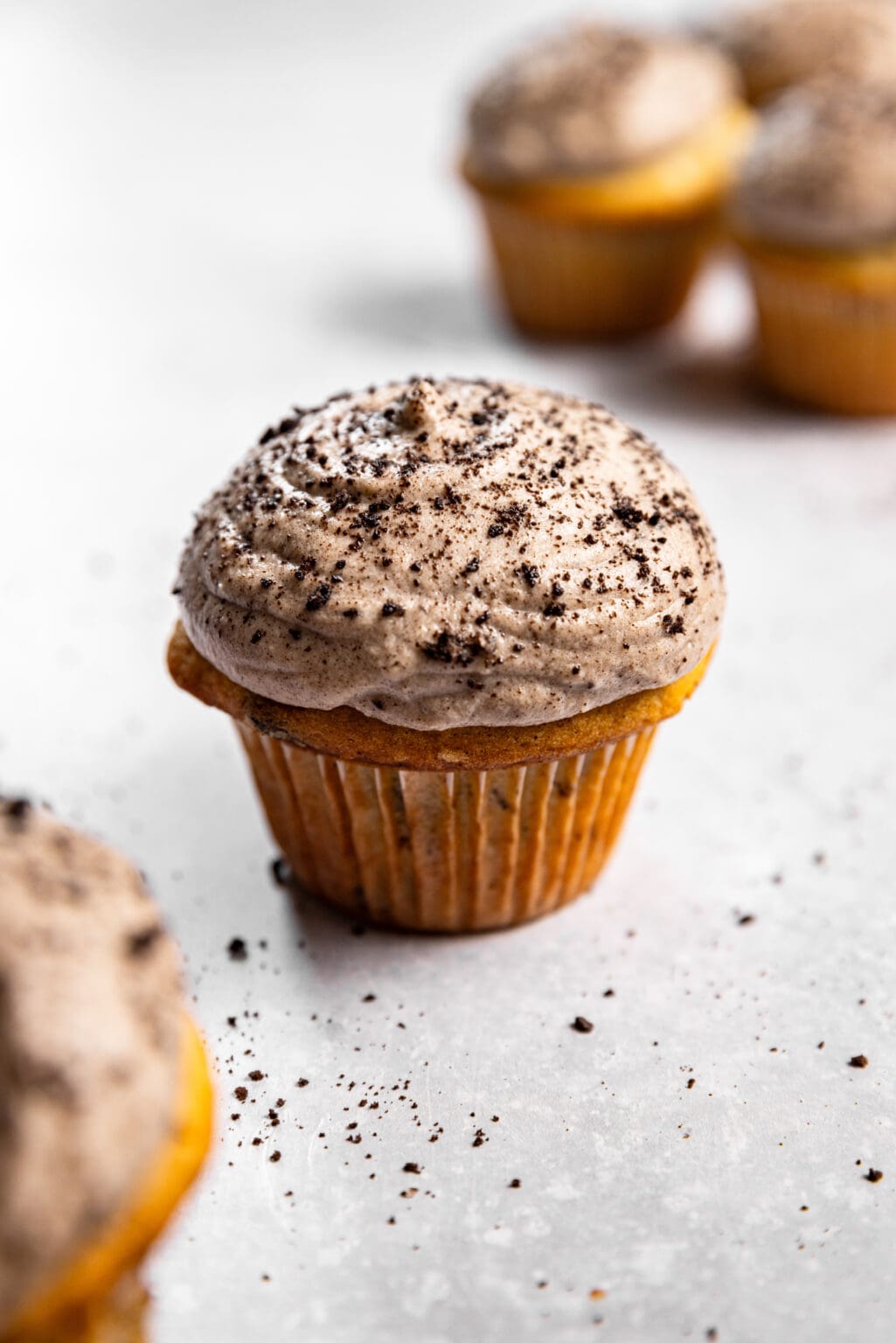 5-Minute Oreo Whipped Cream Frosting – MikeBakesNYC